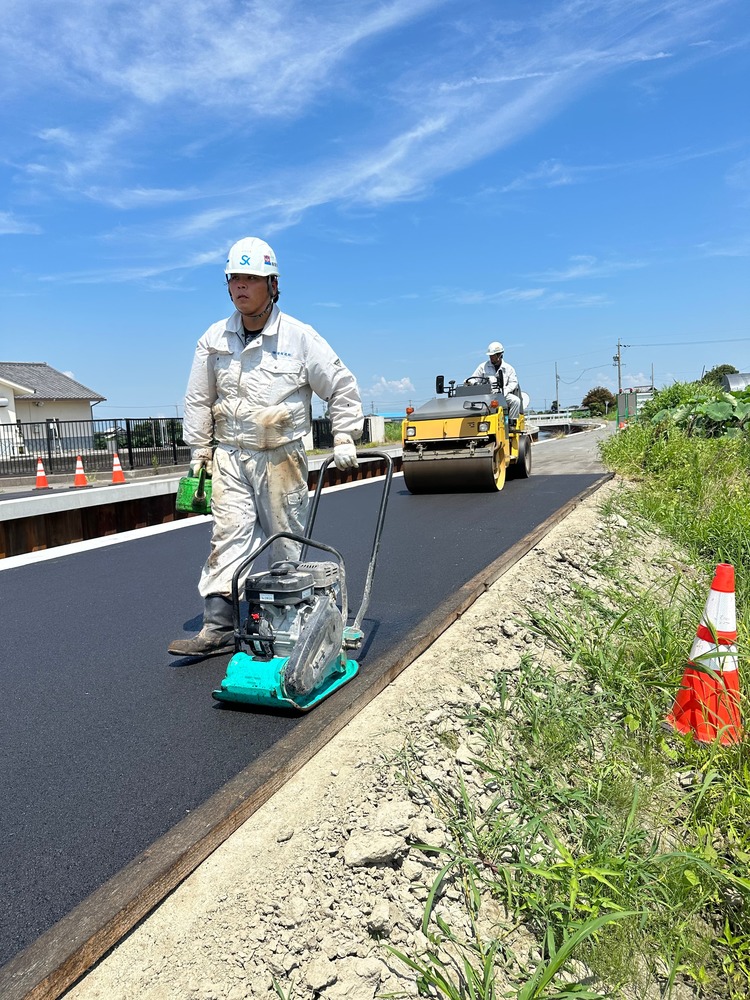 護岸工事 鵜戸川北部地区（愛西市）｜アスファルト舗装工事の「株式会社曽根建設」